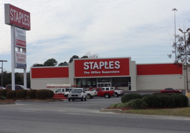 Staples | attacked | cutting worker hours | due to Obamacare